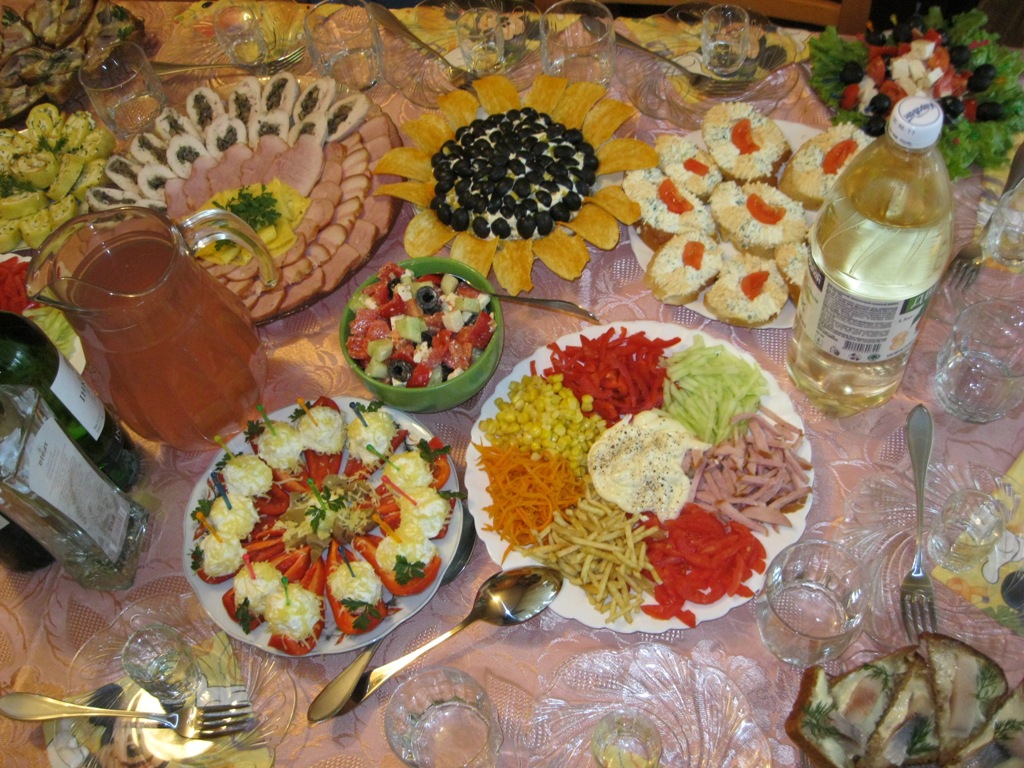 Чоловік при всіх гостях принизив дружину за страви, які вона ...